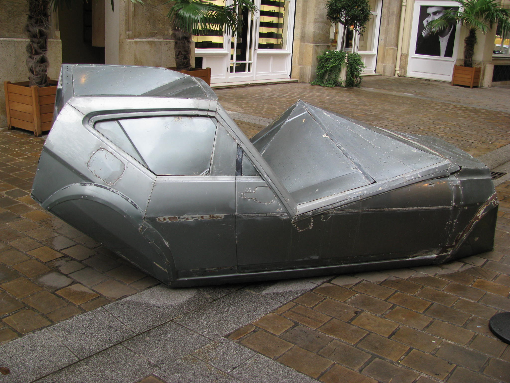 EXPOSITION DE MATHIEU MERCIER ET JULIEN DUBUISSON – Le Village Royal